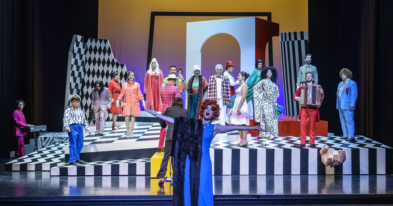 "Ο Ιμπρεσάριος από τη Σμύρνη": Τι μας είπαν οι ηθοποιοί της ...