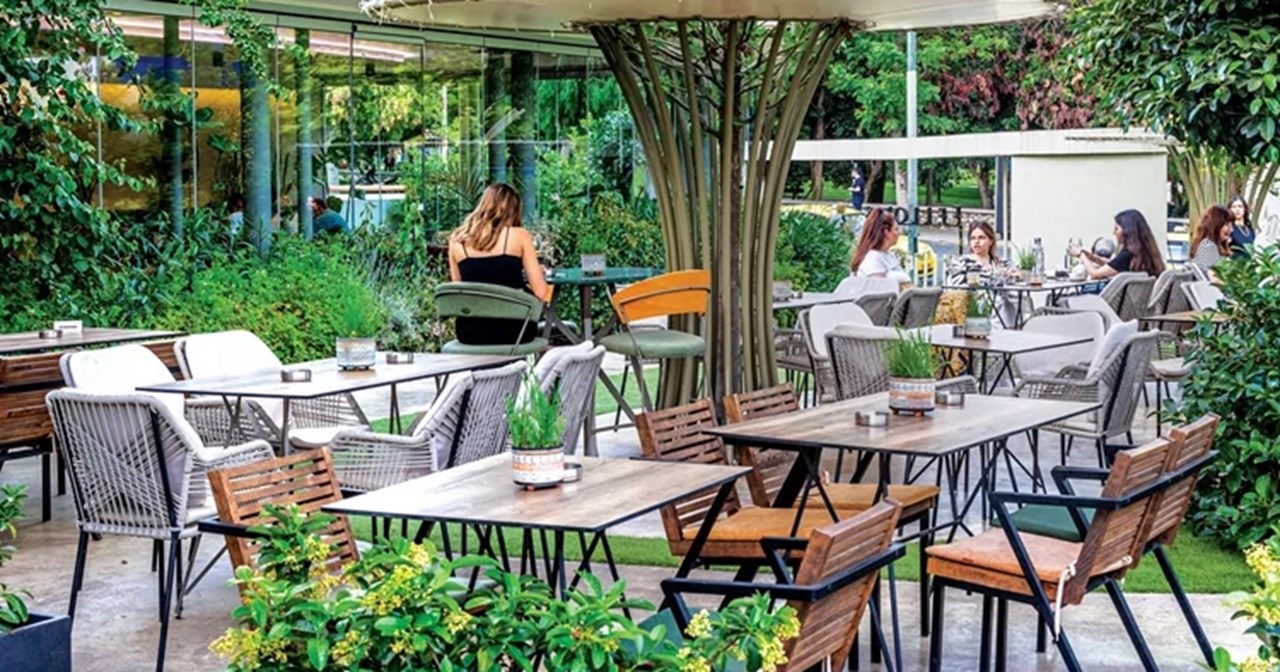 Fellows: η πιο δροσερή επιλογή για φαγητό και ποτό στην... - Athinorama.gr