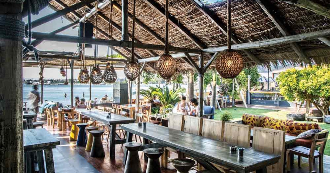 «Balux Seaside + Pool»: Το εξωτικό spot της αθηναϊκής... - Athinorama.gr