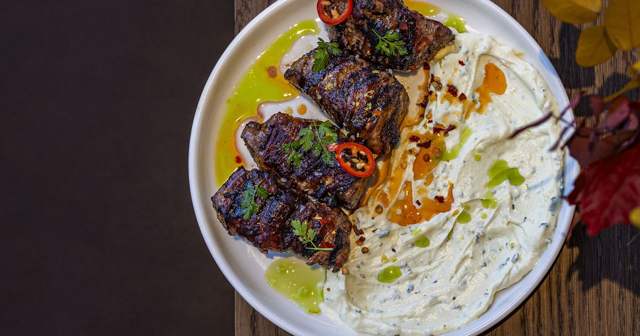 Η Striggla που σέρβιρε αρνάκι (και γαστρονομικό φρυγαδέλι) - Athinorama.gr